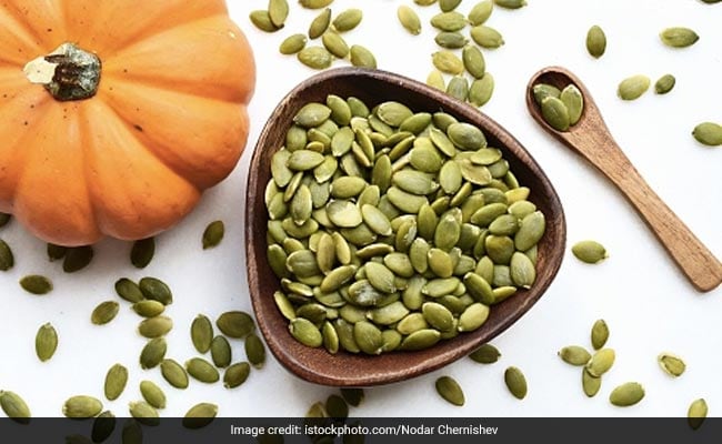 9 Reasons Why You Should Add Pumpkin Seeds To Your Breakfast Daily