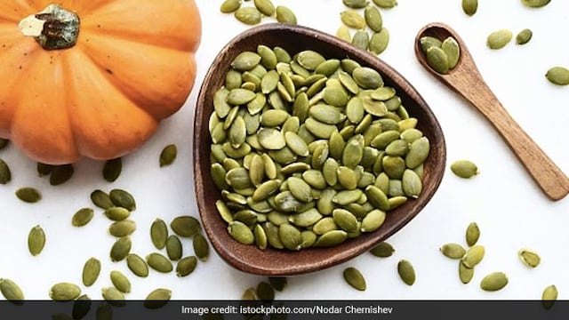 9 Reasons Why You Should Add Pumpkin Seeds To Your Breakfast Daily