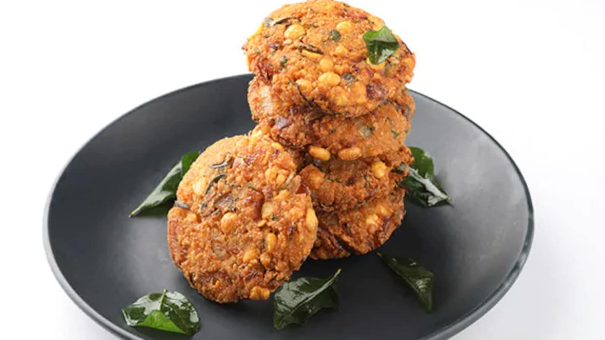 Monsoon Special: Indulge In This Quick And Easy Bread Vada With Your ...
