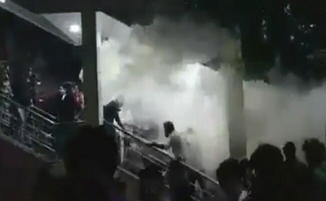 Auditorium Overcrowded, Ventilation Problems At KK Concert, Fans Say