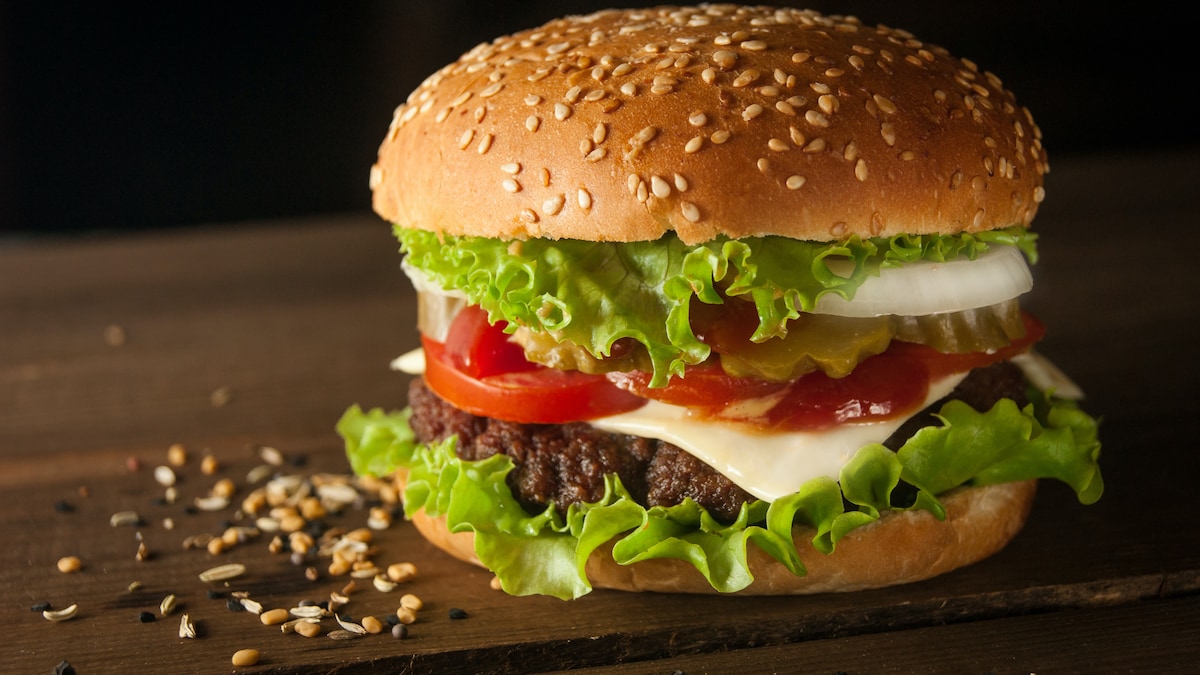 From Aloo Tikki Burger To Paneer Burger: 5 Desi Style Burgers For ...