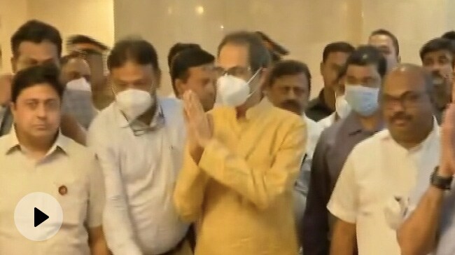 Chief Minister Uddhav Thackeray Gets Emotional In Maharashtra Cabinet ...