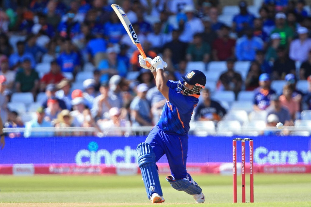 Piyush Chawla Profile - Cricket Player, India | News, Photos, Stats ...