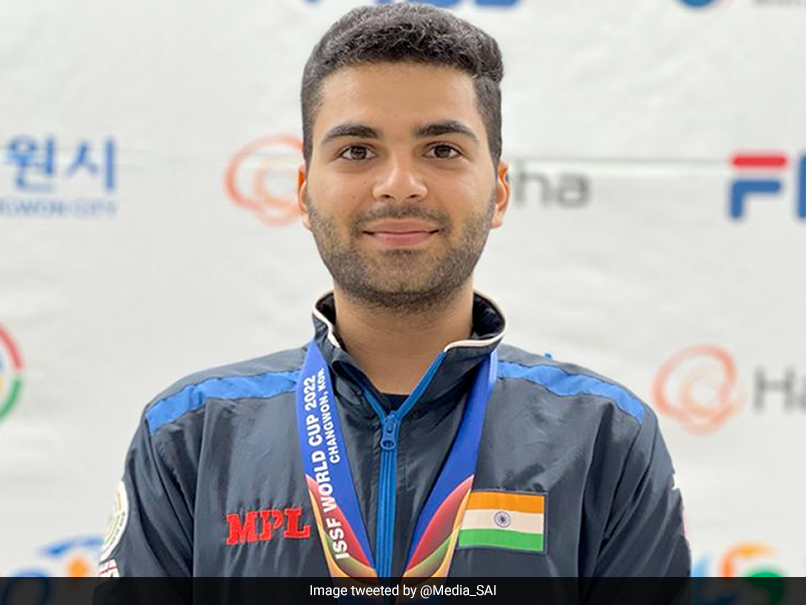 ISSF World Cup: India's Arjun Babuta Strikes Gold In 10m Air Rifle ...