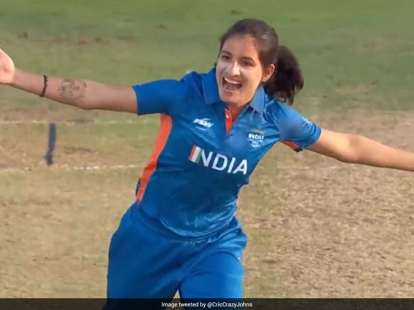 Renuka Singh's Perfect Inswinger To Dismiss Barbados Batter Aaliyah ...