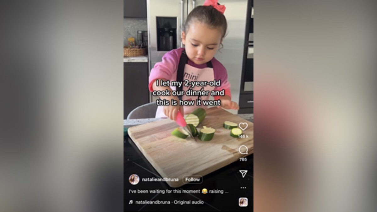 Viral Video: 2-Year-Old Cooks For Mother; Impresses Internet - NDTV Food
