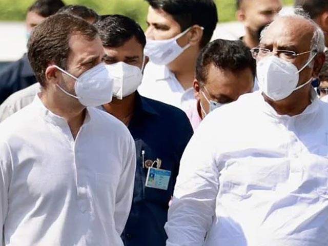 It's Finally Gandhis-Backed Mallikarjun Kharge Vs Shashi Tharoor