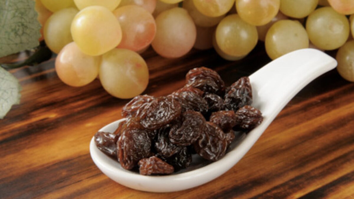 Raisin Eating Benefits: महिलाओं को क्यों करना चाहिए किशमिश का सेवन ...