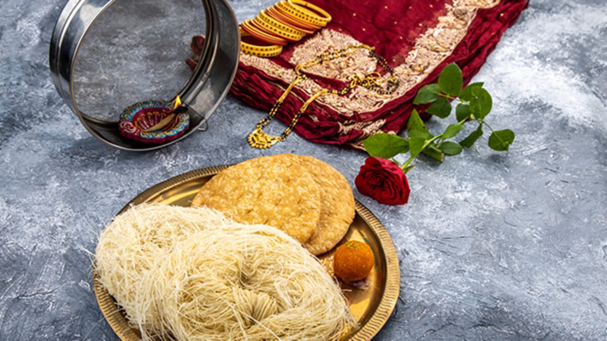 When Is Karwa Chauth 2022: Fasting Date, Rituals And How To Prepare ...