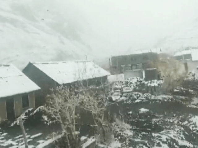 Himachal's Lahaul And Spiti Get Season's First Snowfall