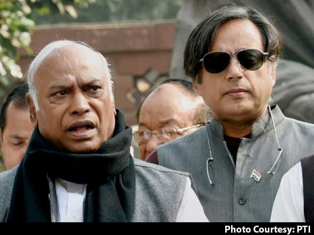 Shashi Tharoor Or Gandhis-Backed Mallikarjun Kharge? Congress Voting Ends