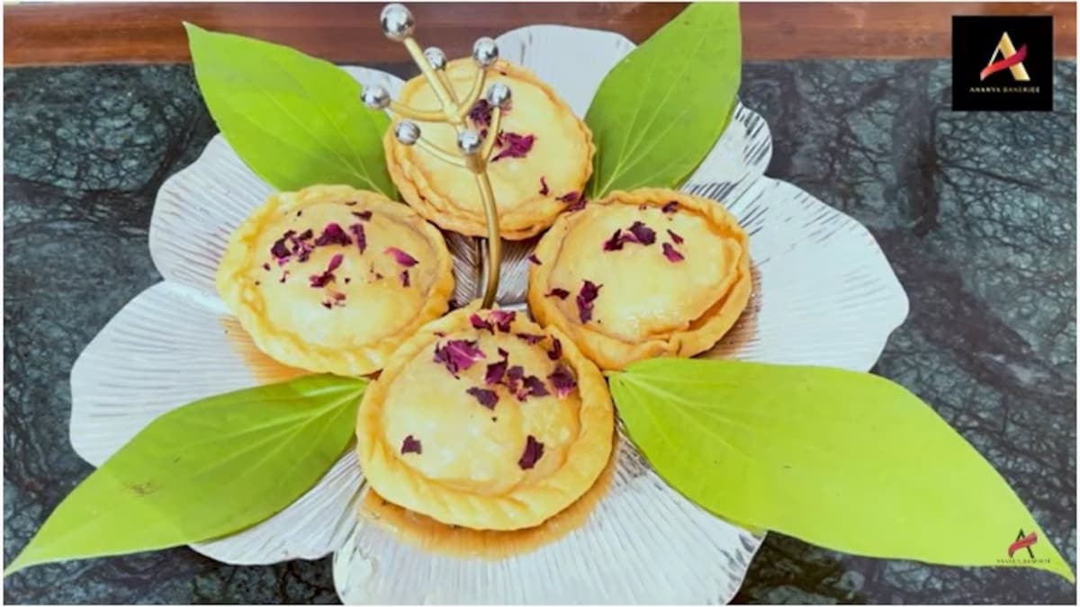Dashami 2022: How To Make Poddo Luchi - The Unexplored Bread (Poori) Of ...