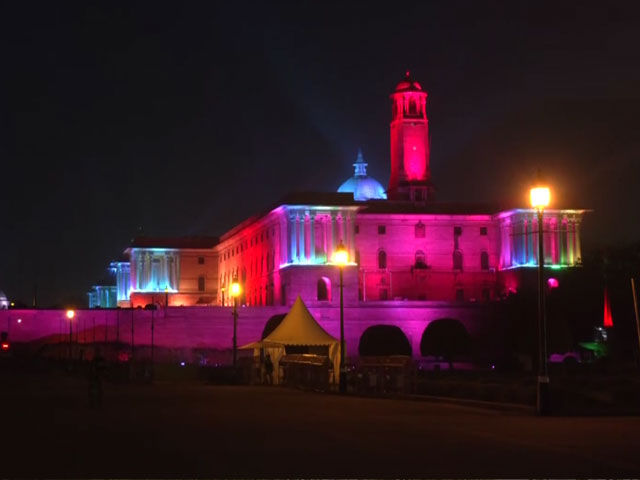 दीवाली की रोशनी से जगमगा उठा राष्ट्रपति भवन और संसद भवन