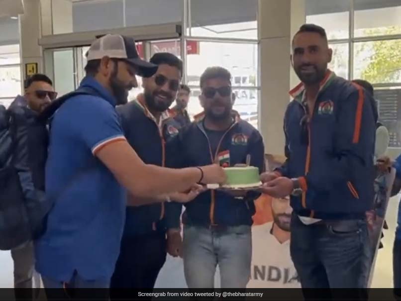Fans Welcome Team India In Melbourne With Special Cake Ahead Of ...
