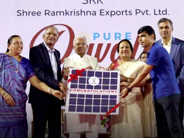Gujarat Diamond Merchant Gifts Solar Panels To Staff On Diwali