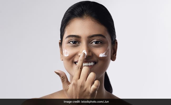 Skincare Tips: Do Not Ignore These Areas While Applying Sunscreen ...
