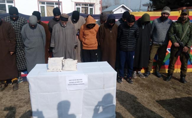 5 Cops Among 17 Arrested For Drug Trafficking From Pakistan To Kashmir