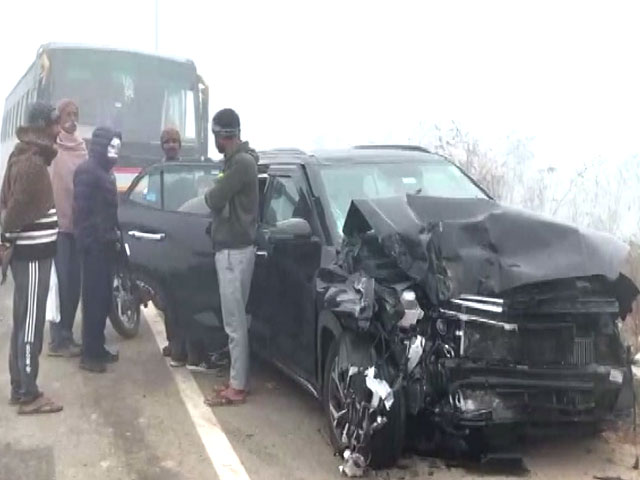 Vehicles Collide On Greater Noida Highway Amid Dense Fog; Several Injured