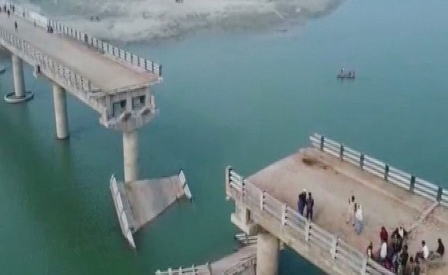 Begusarai Bridge Collapse: Rs 13 Crore Bridge In Bihar Collapses In ...