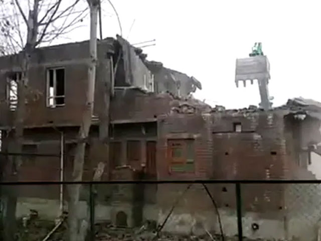 Bulldozer Razes Pak-Based Terrorist's House In Kashmir's Pulwama