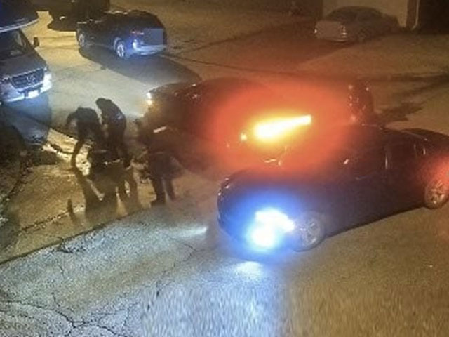 Video Shows US Cops Kicking, Punching Black Man Who Died Days After Assault