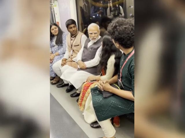 PM Modi Travels In Newly Inaugurated Mumbai Metro Train