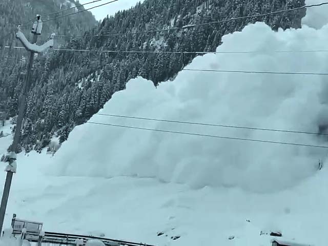 Caught On Camera: Avalanche In Kashmir's Sonamarg
