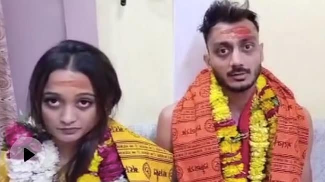 VIDEO: Akshar Patel And His Wife Meha Visited Baba Mahakal Temple In Ujjain