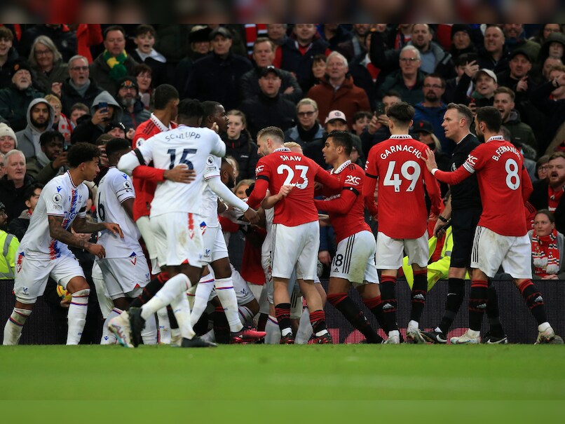 Casemiro Receives Straight Red Card After 'Choking' Opponent During ...