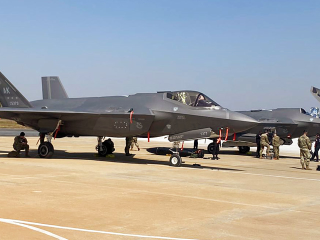 Day 2 Of India's Largest Air Defence Show: F-35 Fighter's Stunning ...