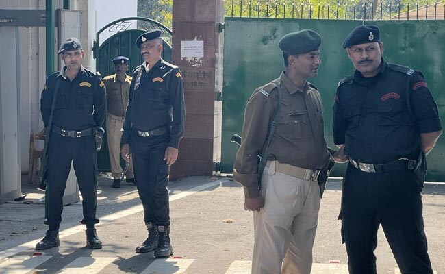 Rabri Devi, Lalu Prasad Yadav: CBI Questioning Rabri Devi At Her Patna Home In Land-For-Jobs Case