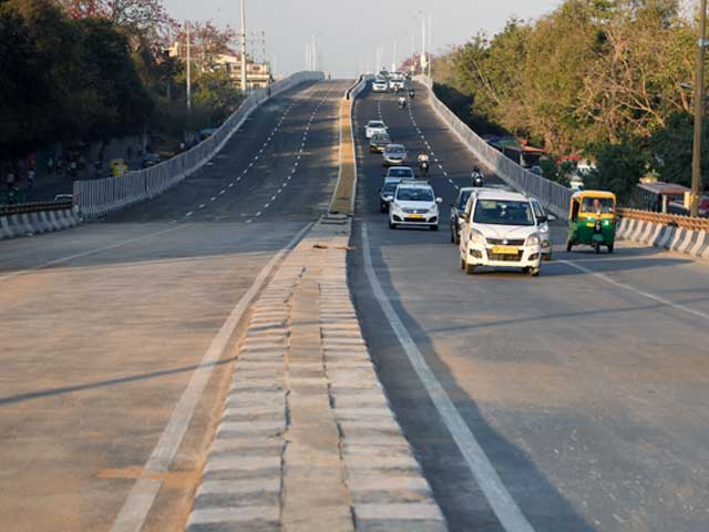 Good News For Delhi-Noida Commuters As Ashram Flyover Reopens After 2 ...