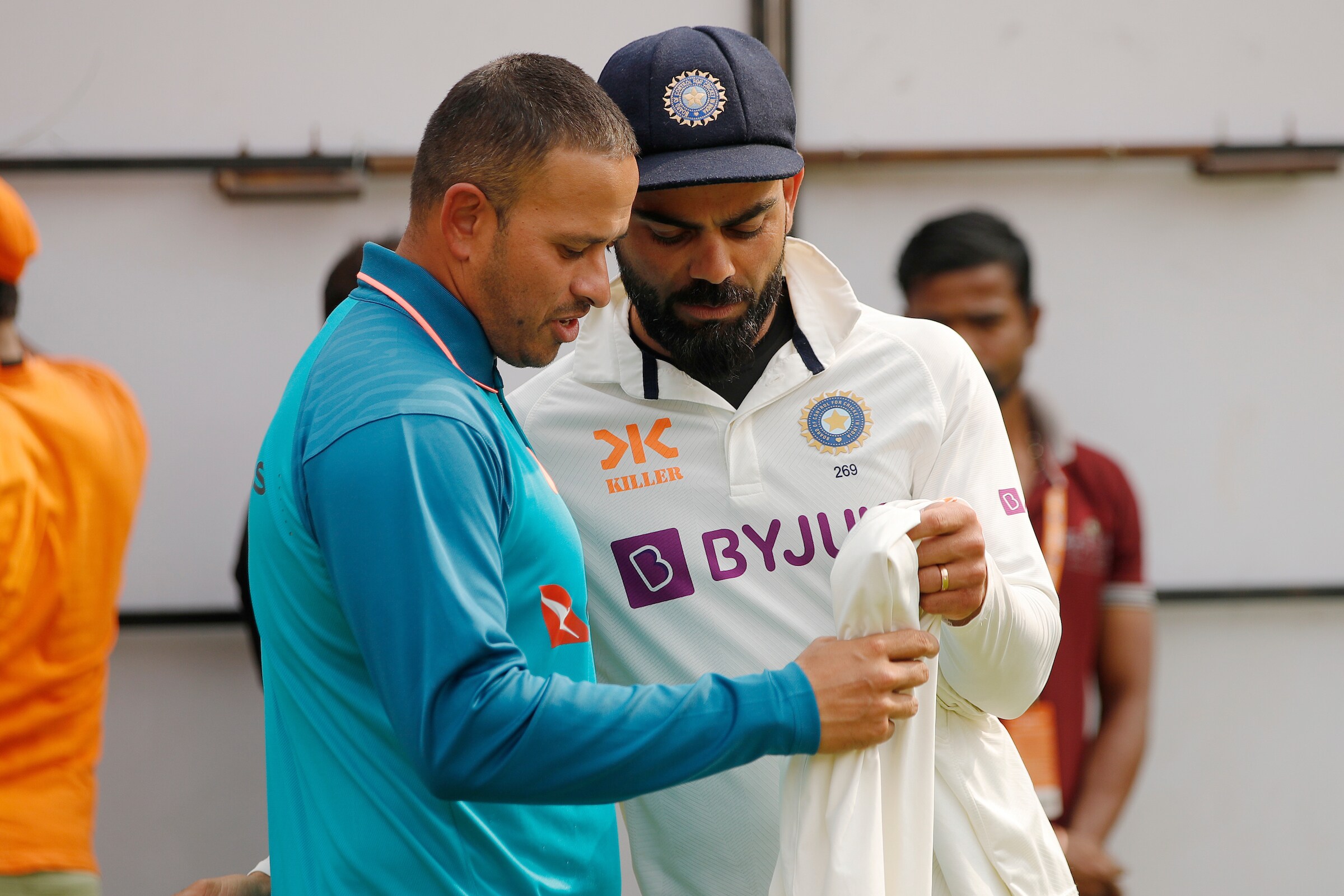 VIDEO: Virat Kohli’s Heart Winning Gesture For Usman Khawaja And Alex ...