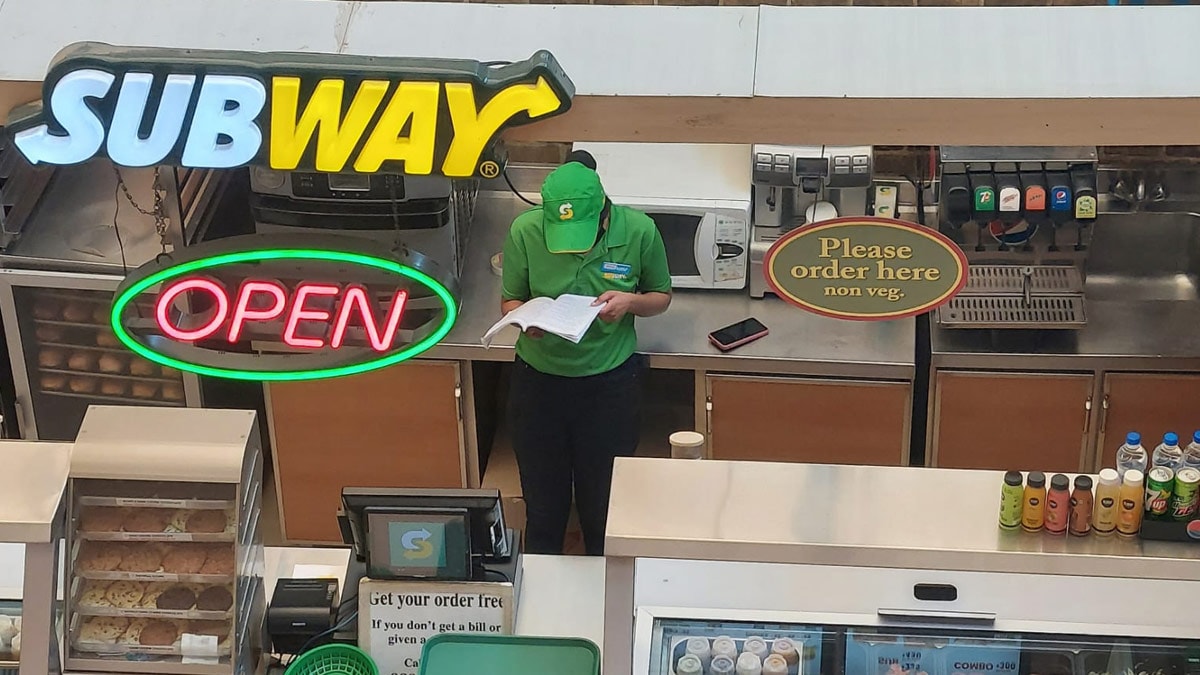 Pictures Of A Subway Employee Are Going Viral. "Salute," Says Twitter ...