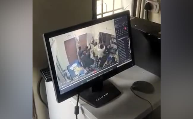 Video: Mob Attacks Madhya Pradesh Police Station, Frees Dacoit From Lock-Up