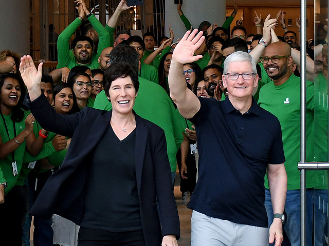 "Energy In Mumbai Incredible": Tim Cook Opens India's First Apple Store