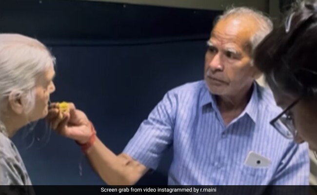 Video Of An Elderly Man Feeding His Sick Wife Makes Internet Emotional