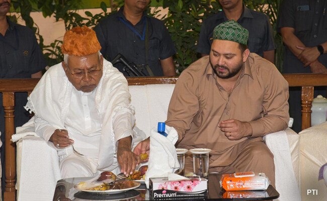 Nitish Kumar Attends Iftar Party Hosted By His Deputy Tejashwi Yadav