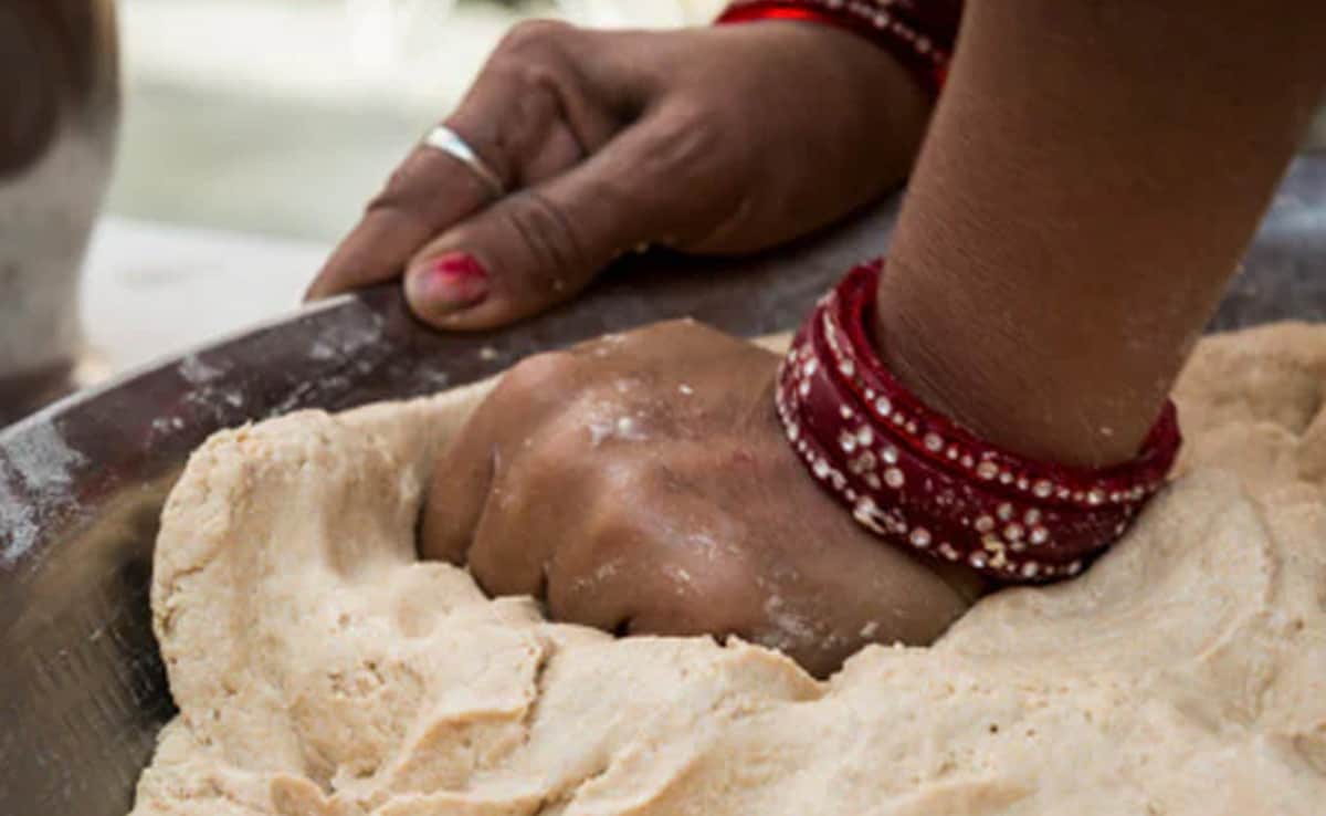 बैड कोलेस्ट्रॉल को करना है कम तो आटा गूंथने से पहले मिला लें ये चीज ...