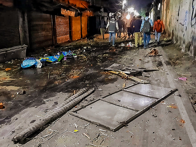 BJP Fact-Finding Team Stopped By Bengal Cops From Going To Riot-Hit Areas