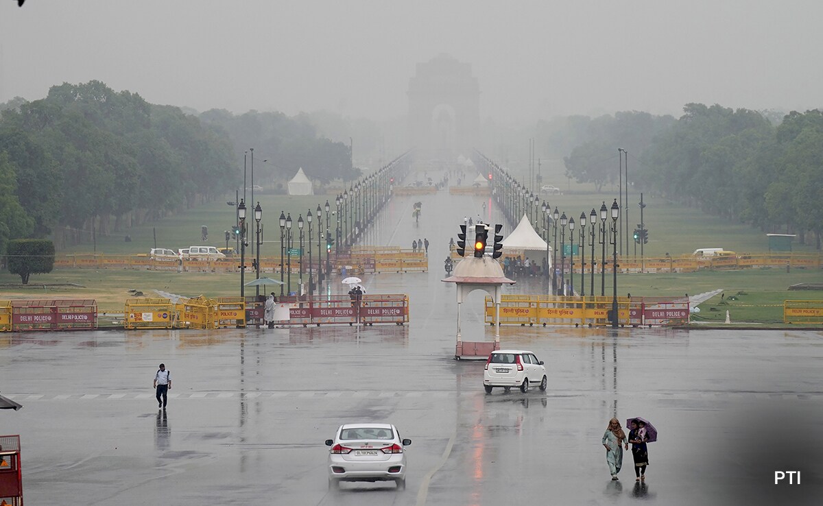 Light Rain Thundershowers Likely In Delhi Today Light Rain Thundershowers Likely In Delhi Today