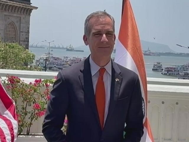 US Ambassador Meets Mukesh Ambani, SRK In Mumbai