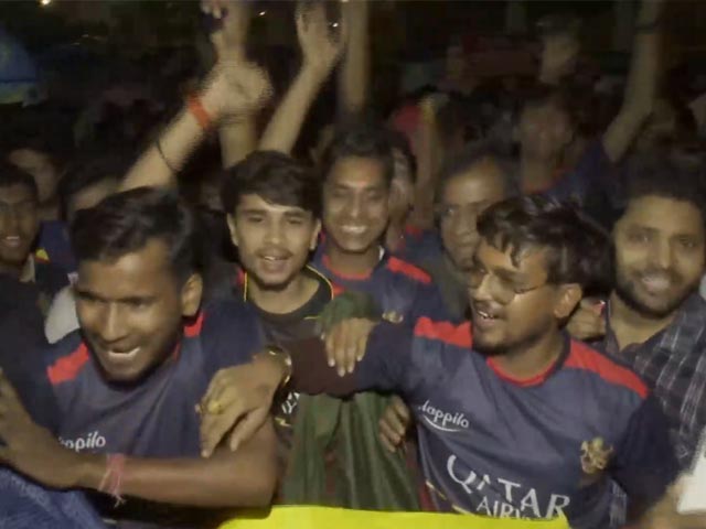 RCB Fans Celebrate Their Team's Tense Victory Over LSG In Low-Scoring ...