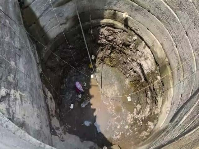 Video: Water Crisis Forces Maharashtra Villagers To Descend Into Well
