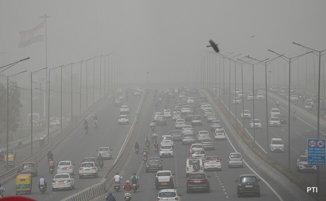 Delhi Covered In Blanket Of Dust Due To Winds, Light Rain Forecast Later