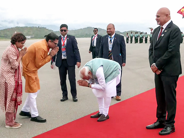 Watch: From His Mother To Political Leaders, How PM Shows Respect ...