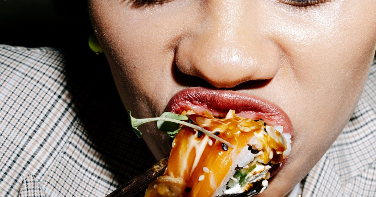 Overeating Habits: ओवरईटिंग की लत से छुटकारा पाने के लिए अपनाएं ये टिप्स