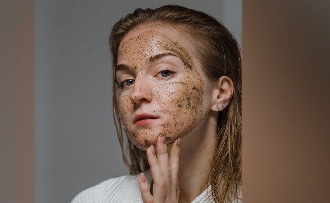 Face Per Nikhar Kaise Laye Natural Homemade Face Scrub For Glowing Skin ...