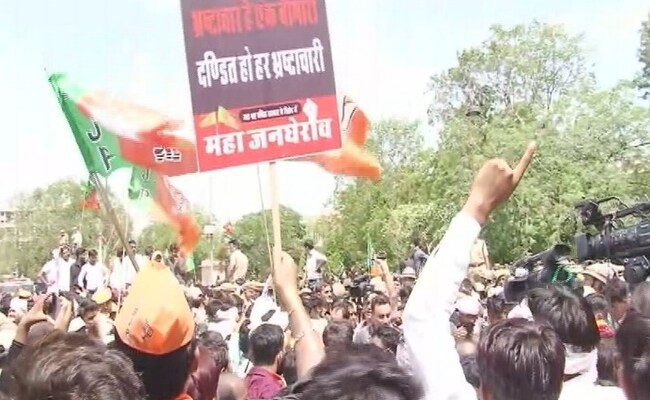 Water Cannons Used As BJP Protests Against Ashok Gehlot Government