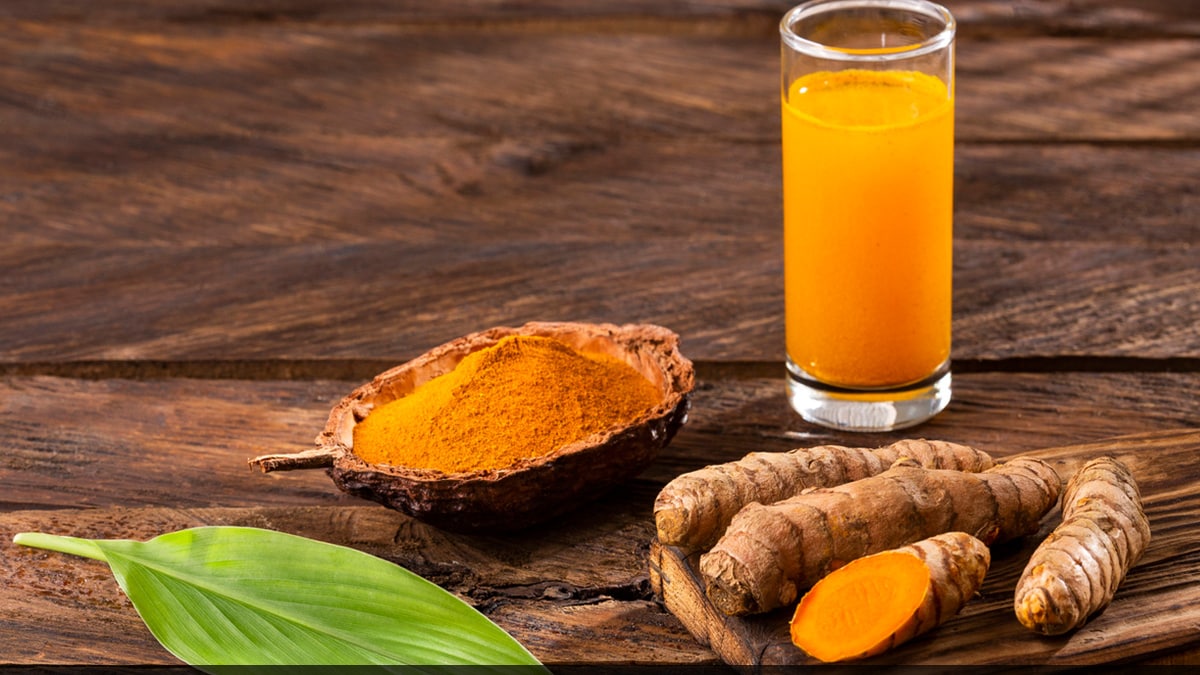 Haldi Water Benefits: एक नहीं कई मर्ज की दवा है हल्दी का पानी, यहां ...
